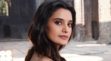 Ayushi Khurana Height, Weight, Age, Wife, Daughter