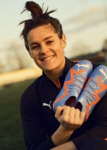 Jen Beattie Height, Weight, Family, Girlfriend, Education, Biography