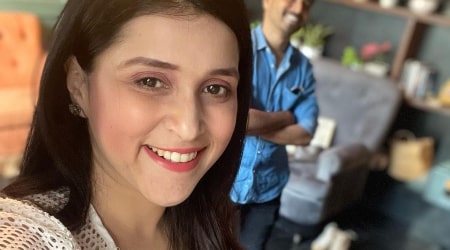 Mannara Chopra Height, Weight, Age, Boyfriend, Siblings