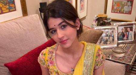 Naomika Saran Height, Weight, Age, Boyfriend, Parents