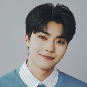 Park Gun-wook (Zerobaseone) Height, Weight, Age, Family, Parent