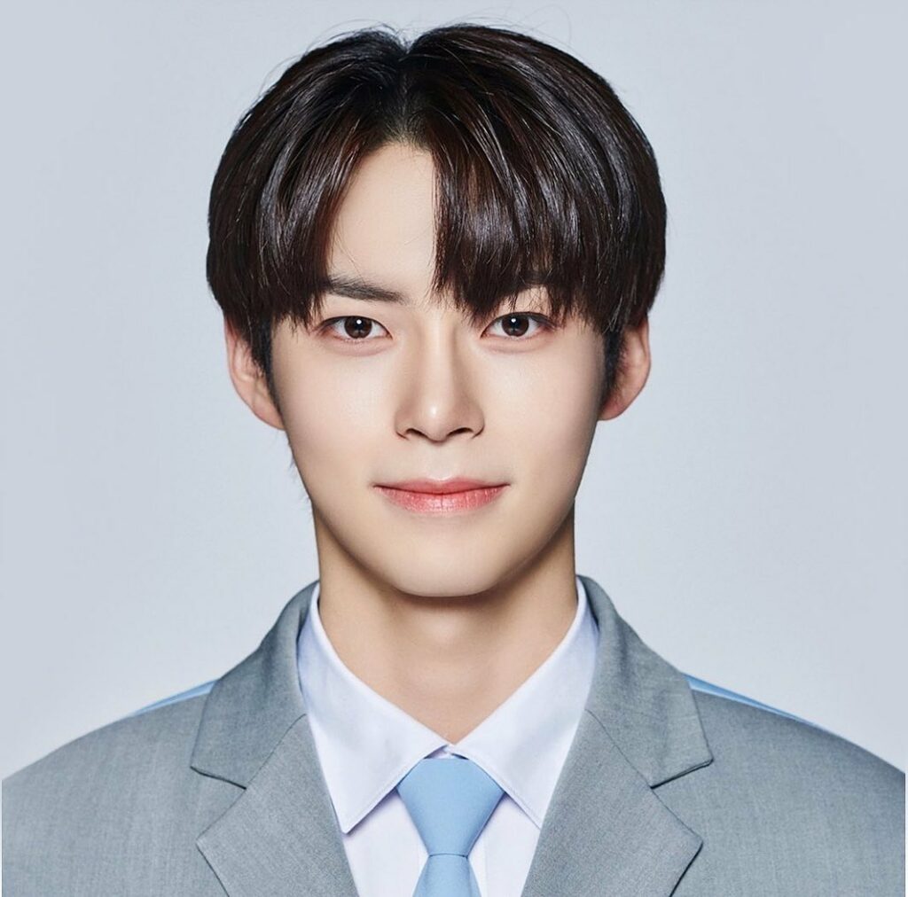 Sung Han-bin (Zerobaseone) Height, Weight, Age, Family, Parents