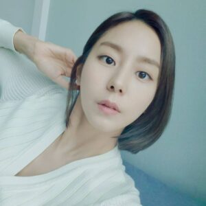 Uee Height, Weight, Age, Boyfriend, Family, Biography, Facts