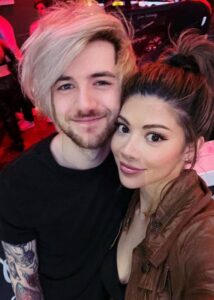 RobertIDK Height, Weight, Age, Girlfriend, Family