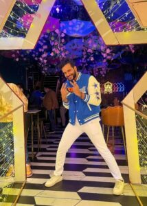 Abhishek Malhan Height, Weight, Age, Girlfriend, Family