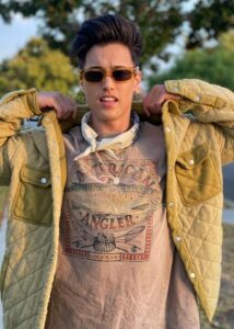 Derek Luh Height, Weight, Age, Girlfriend, Family, Biography, Facts