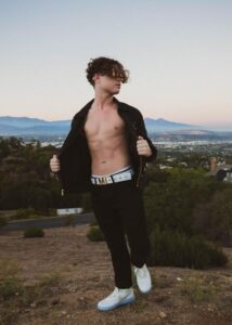 Jakob Magnus Height, Weight, Age, Girlfriend, Family