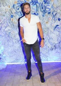 Shawn Booth Height, Weight, Age, Girlfriend, Family