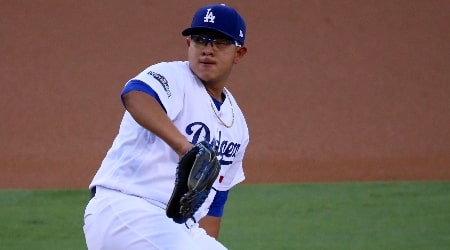 Julio Urías Height, Weight, Age, Girlfriend, Family, Biography, Facts