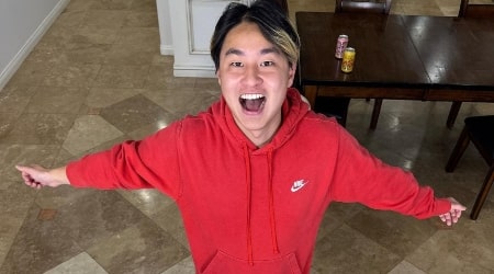 Zhong Height, Weight, Age, Girlfriend, Family
