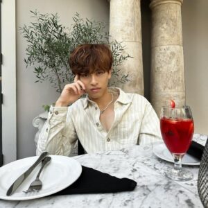 Alan Chikin Chow Height, Weight, Age, Girlfriend, Family