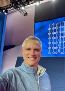 Robert Isom Height, Weight, Age, Education, Facts, Biography