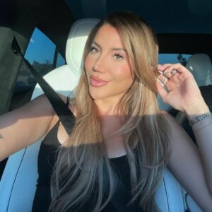 Laura Mellado Height, Weight, Age, Spouse, Children