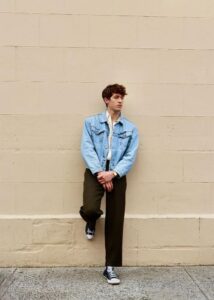 Tom Blyth Height, Weight, Age, Facts, Girlfriend, Family